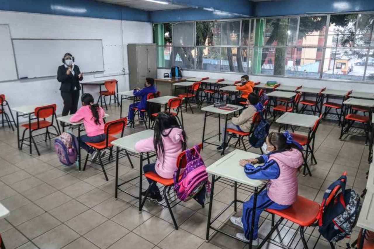 Más de 24 millones de alumnas y alumnos regresaron a clases en el todo el país ...