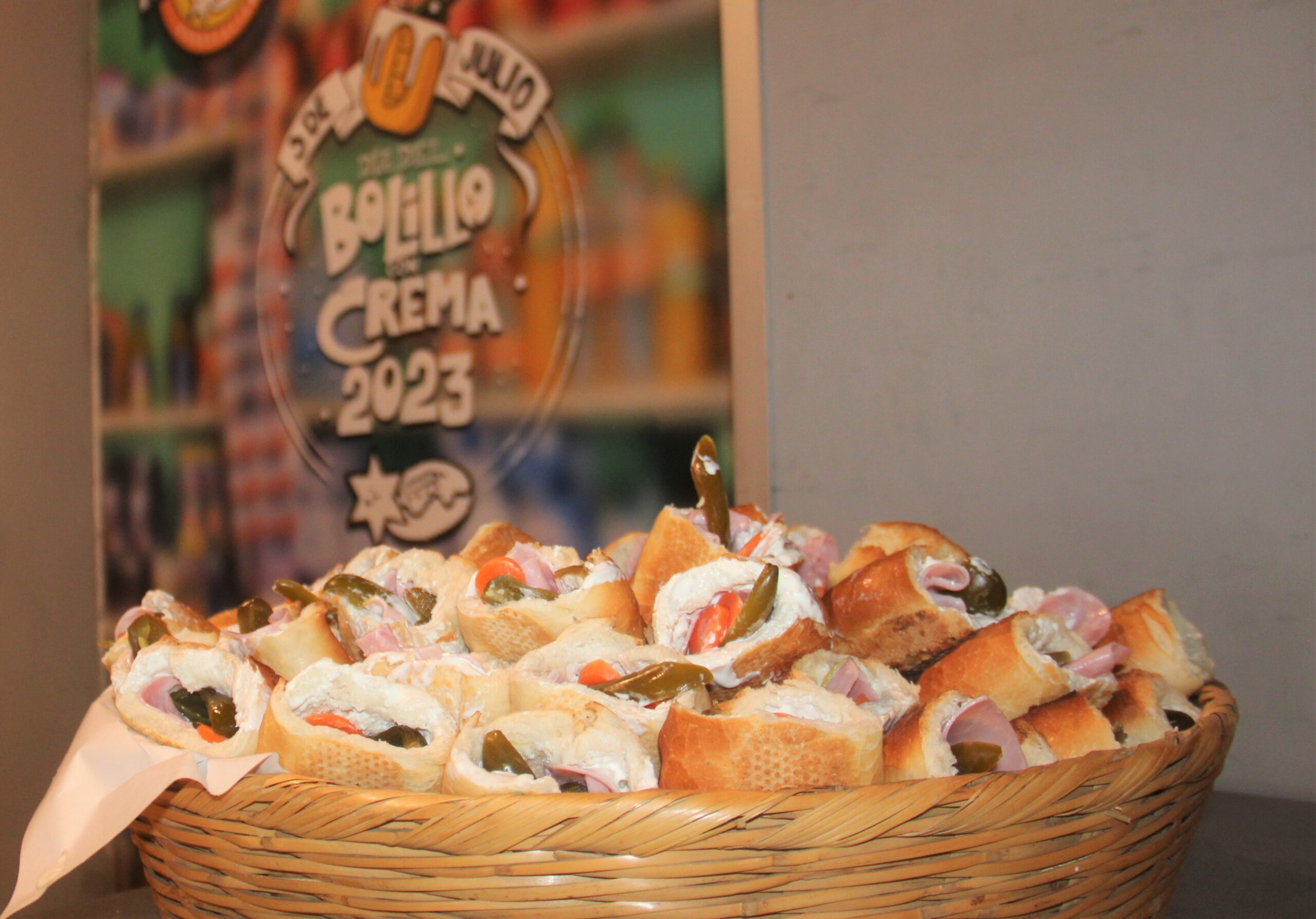 Celebran el Día del Bolillo con Crema | HidrocalidoDigital.com