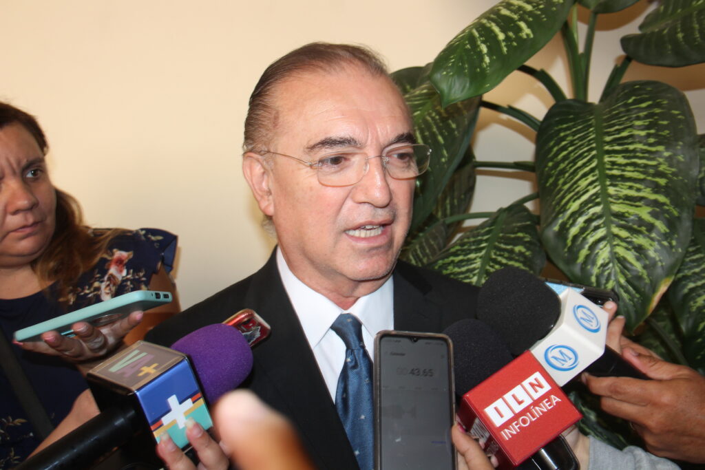 “Deayuno, como y ceno el tema hídrico”: Jesús Vallín ...