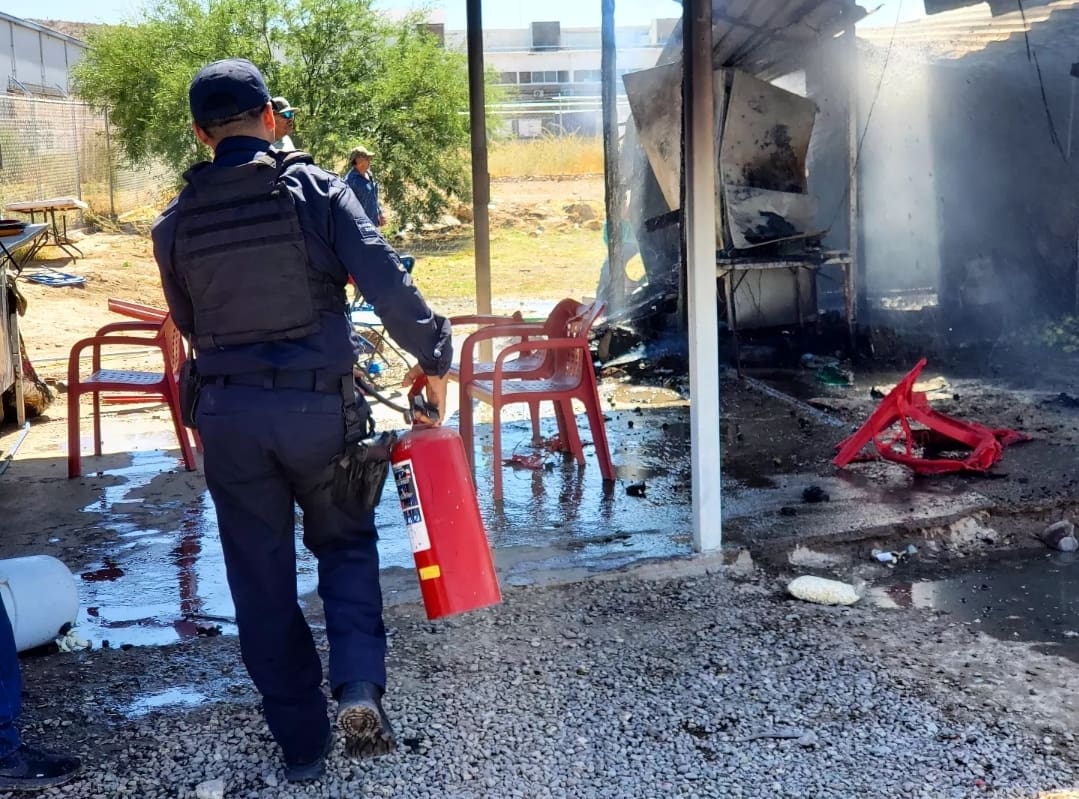 Flamazo acaba con negocio de comida en el municipio de Cosío ...