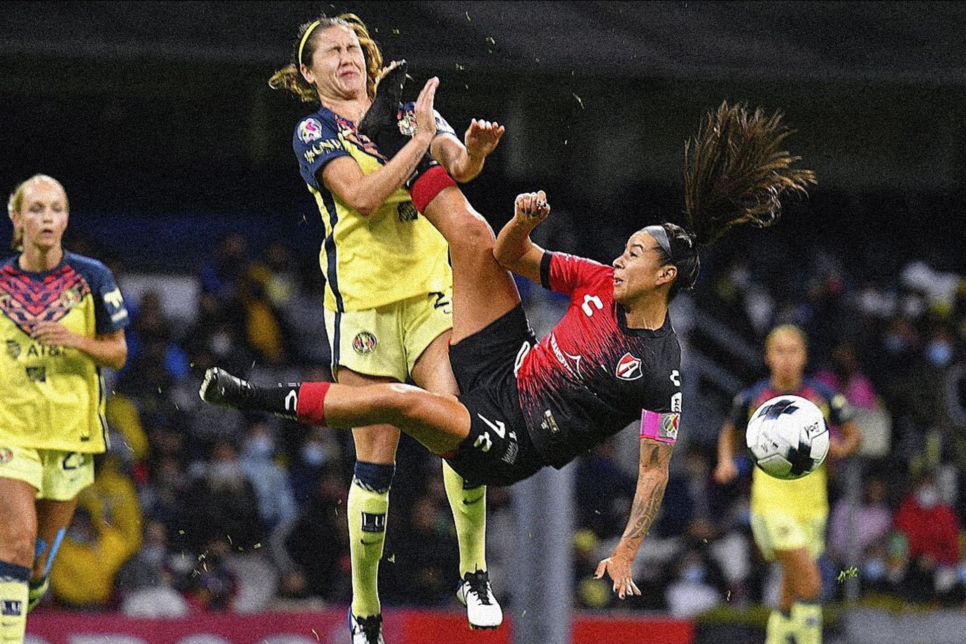 La Brutal Patada De Verónica Pérez Al Rostro De Mayra Pelayo ...