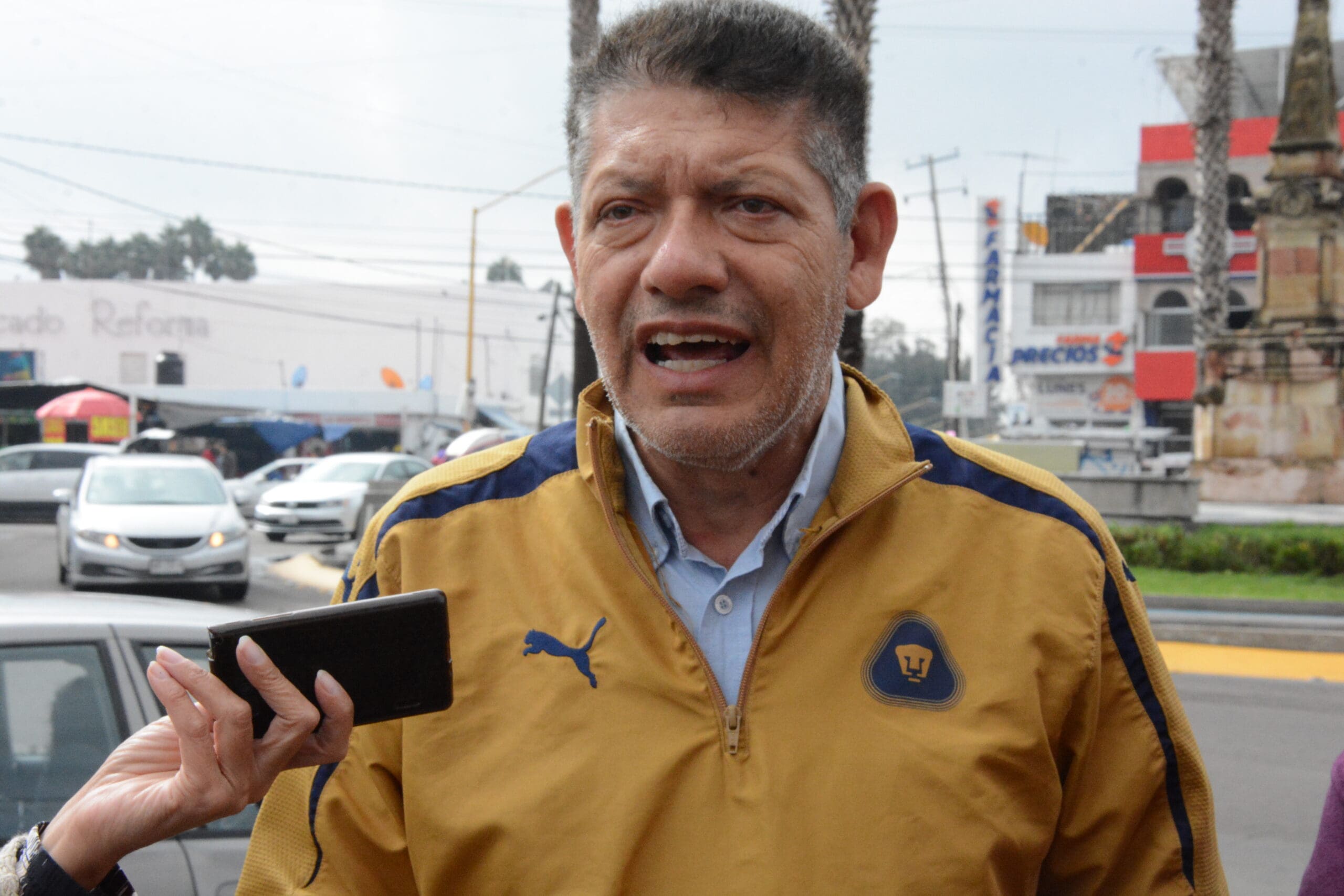 Con su sueldo, Martín podrá pagar la multa por haber salido del Estado ...