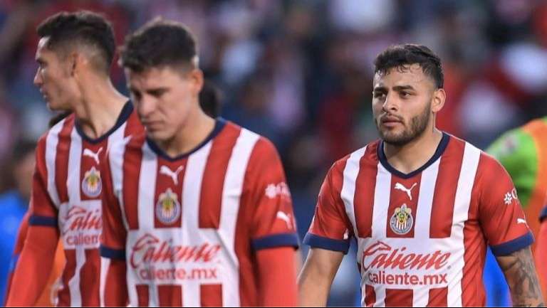 Vega y «Chicote» publican mensajes sobre su situación en Chivas ...
