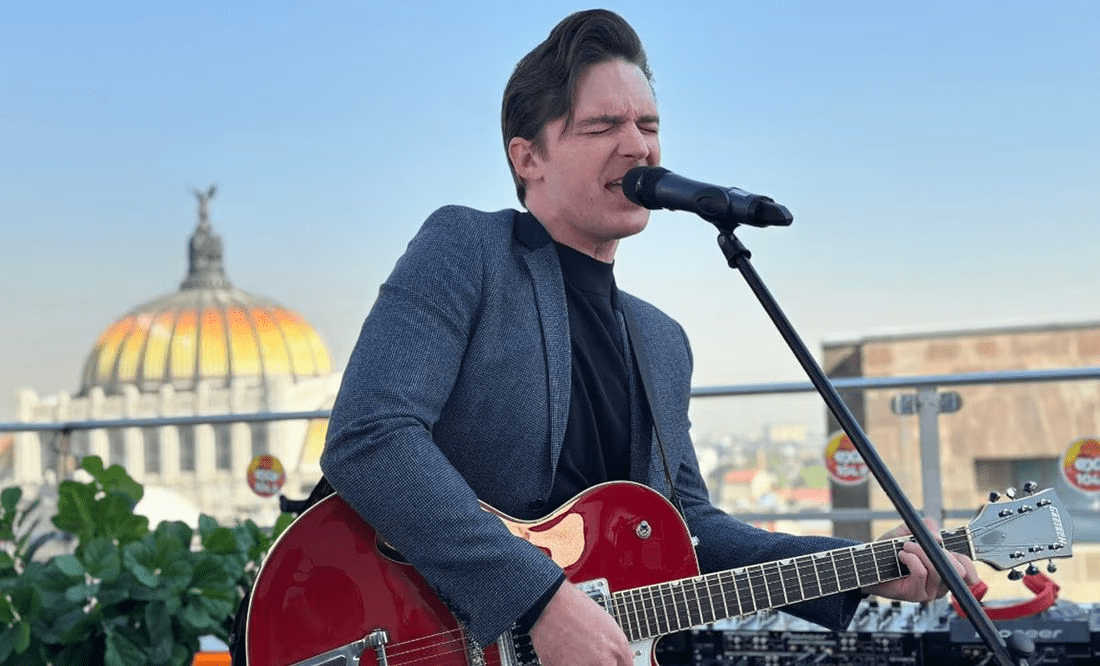 Drake Bell deleita a fans: canta en el centro de la Ciudad de México ...