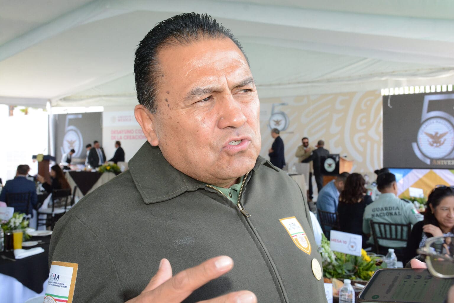 Migrantes atacan a personal de INM si intentan bajarlos de trenes ...