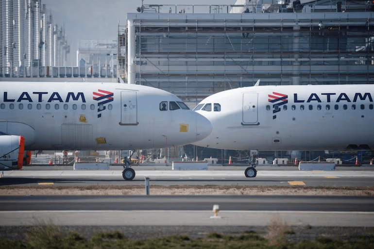 EE.UU. Ordena Revisar "inmediatamente" 895 Aviones Boeing 787 Tras ...