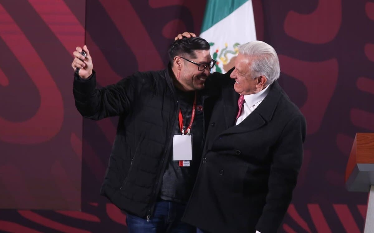 ¿Quién es Julio Omar Gómez, el periodista que ganó el reloj rifado por AMLO? – Periodico ...